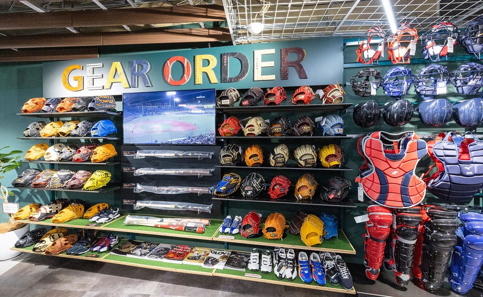 Alpen TOKYO | Shinjuku Flagship Store Leasing | Japan | Cushman & Wakefield