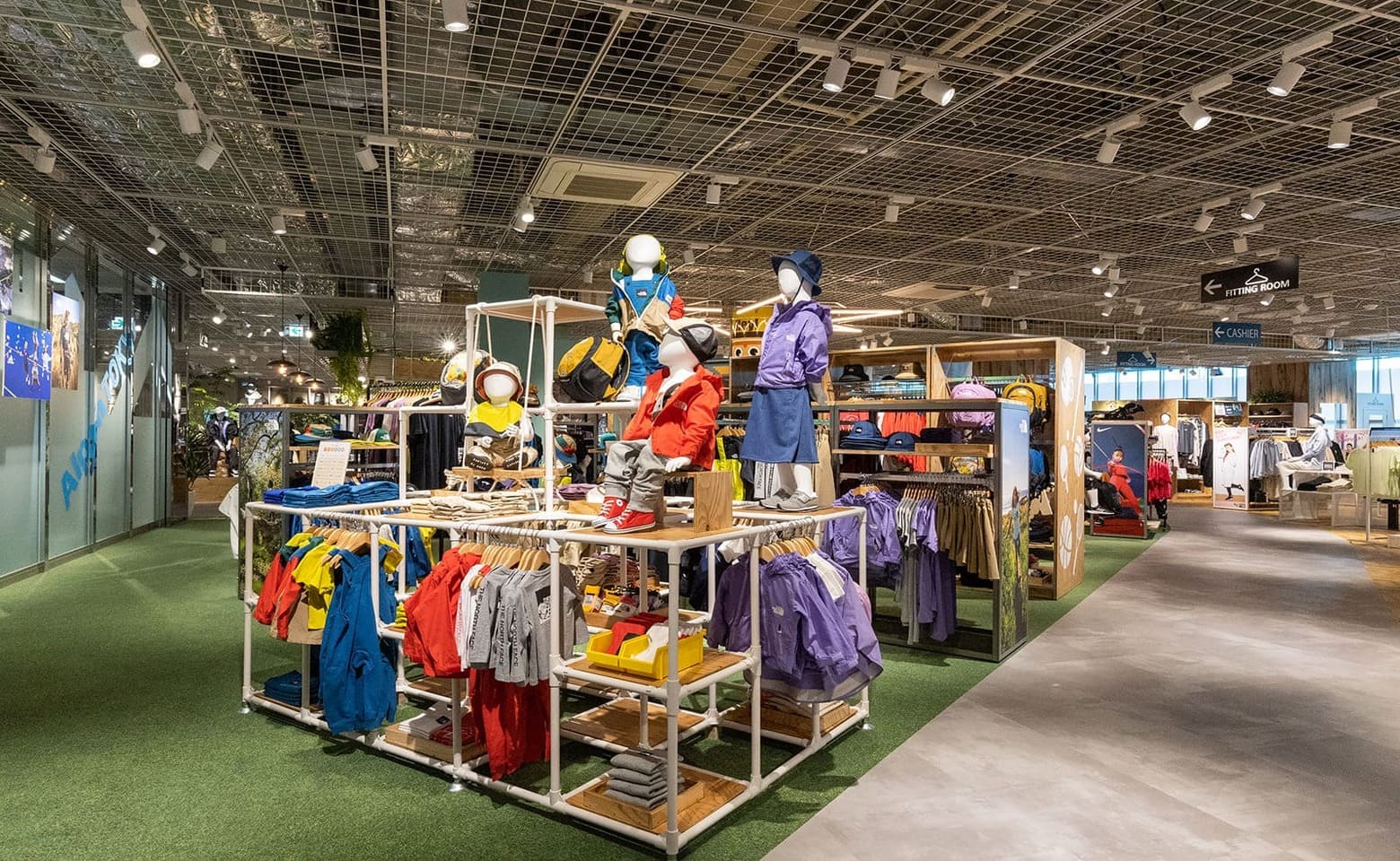 Alpen TOKYO | 新宿フラッグシップストアリーシング | 日本 | Cushman & Wakefield