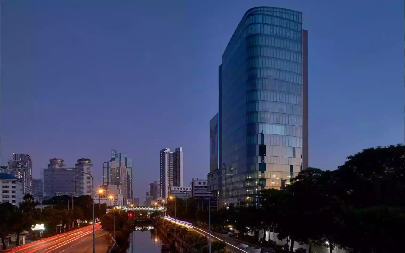 Pipatanasin Building | TH | Cushman & Wakefield